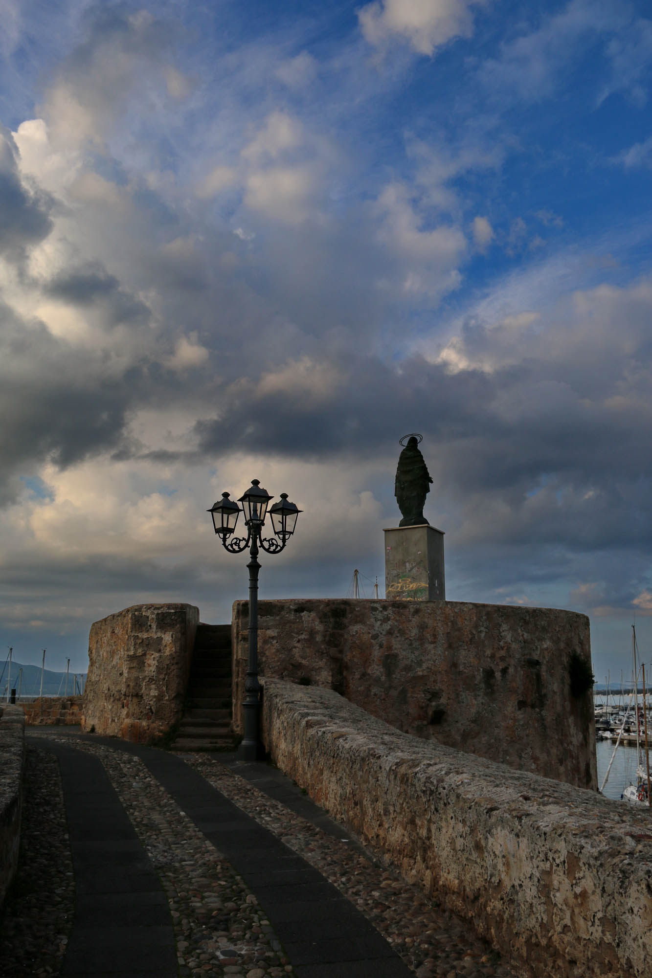 Poemas del río Wang: From Mallorca to Alguer