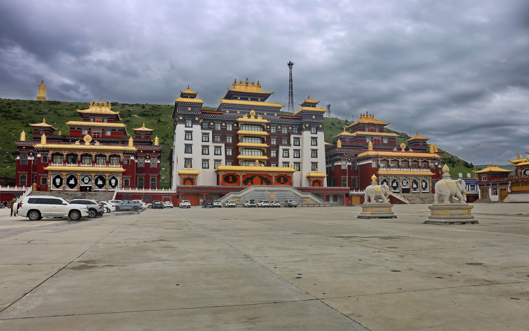 Poemas del río Wang: On the border of two Tibets. Dzokchen Monastery ...