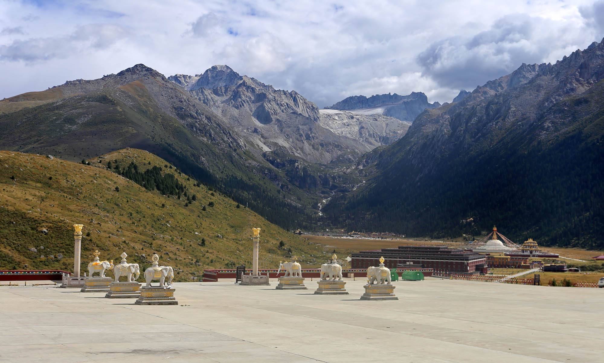 Poemas del río Wang: On the border of two Tibets. Dzokchen Monastery ...