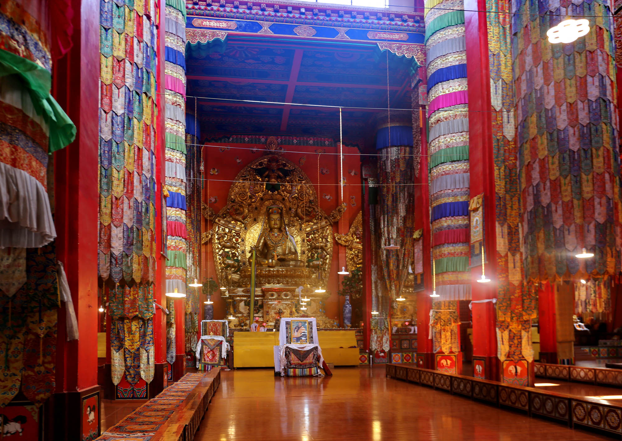 Poemas del río Wang: On the border of two Tibets. Dzokchen Monastery ...