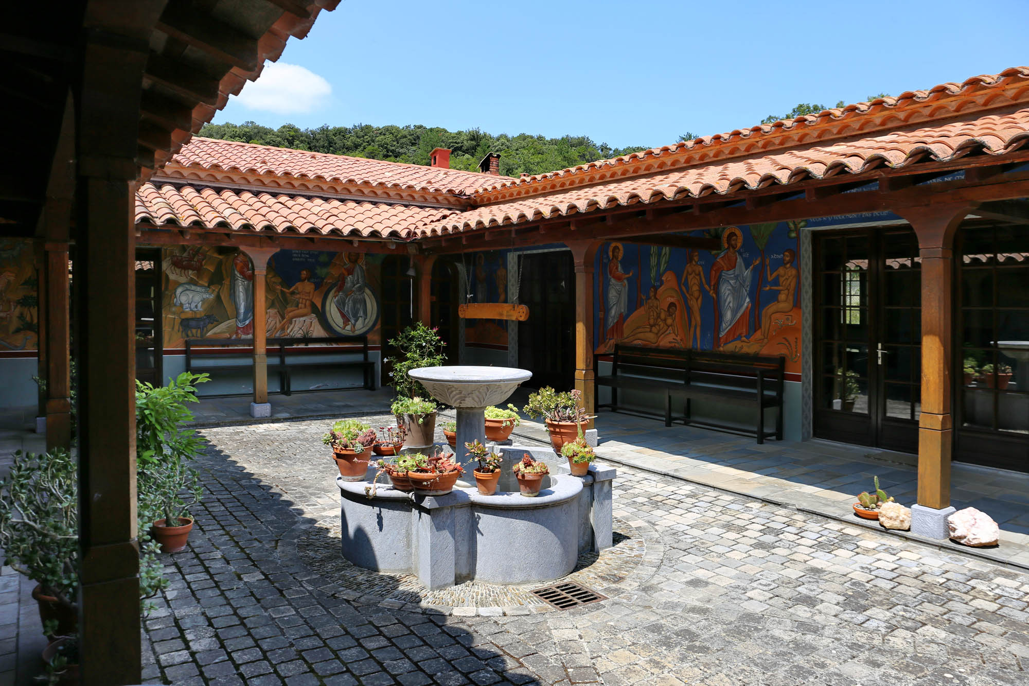 Poemas del río Wang: Greek Saint Martin in the Pyrenees