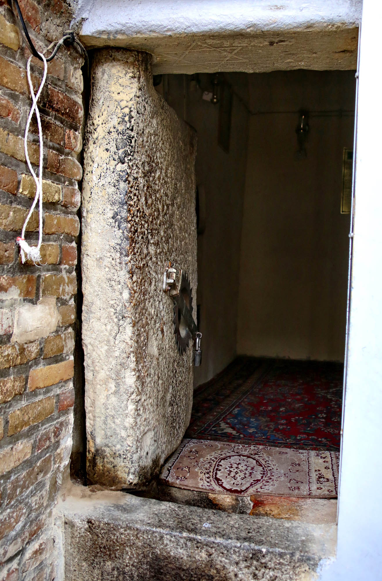 Poemas del río Wang: The tomb of Queen Esther in Persia